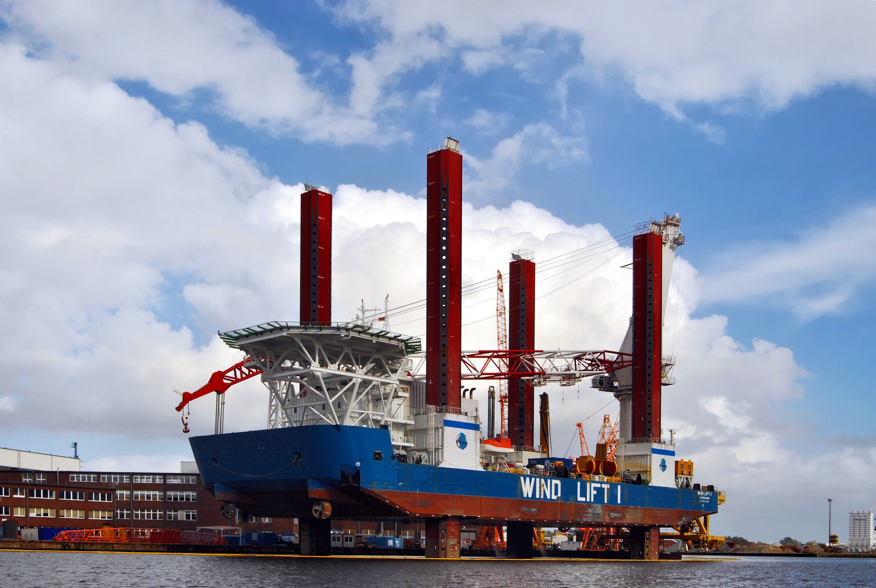 World s Largest Crane Vessels Zeymarine World s Largest Crane Vessels Zeymarine