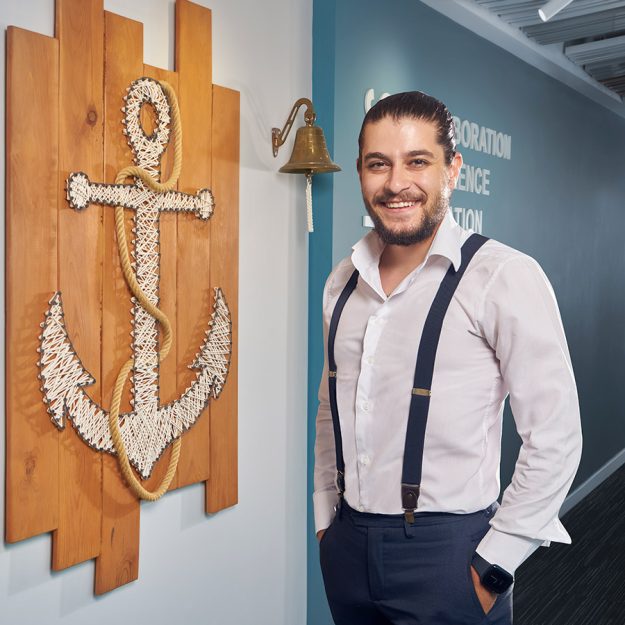 The 10 Most Famous Captains in History | Zeymarine