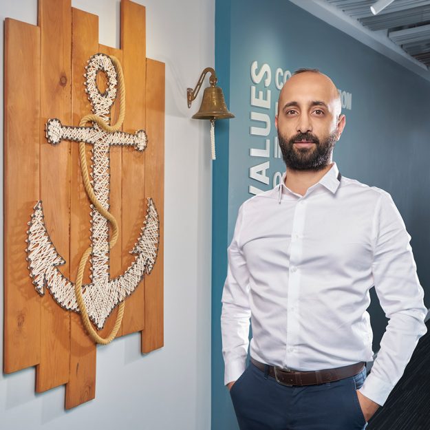 The 10 Most Famous Captains in History | Zeymarine